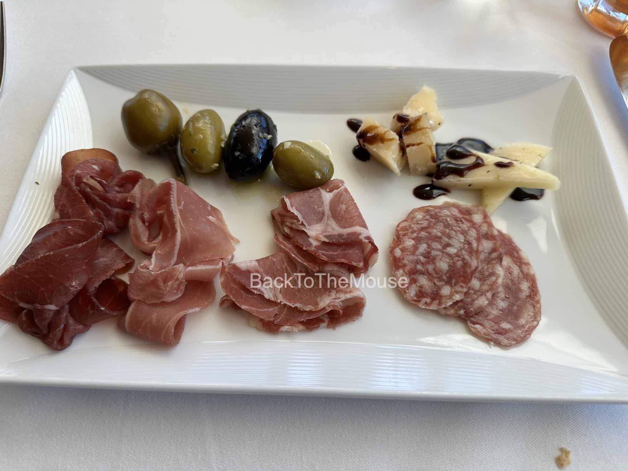 Disney Magic Palo Brunch – Updated 2023 – Back to the Mouse